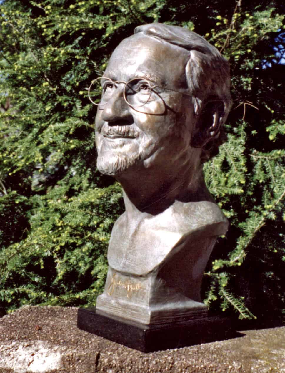 Gordon Hyatt Bust - Robert Shure, Sculptor