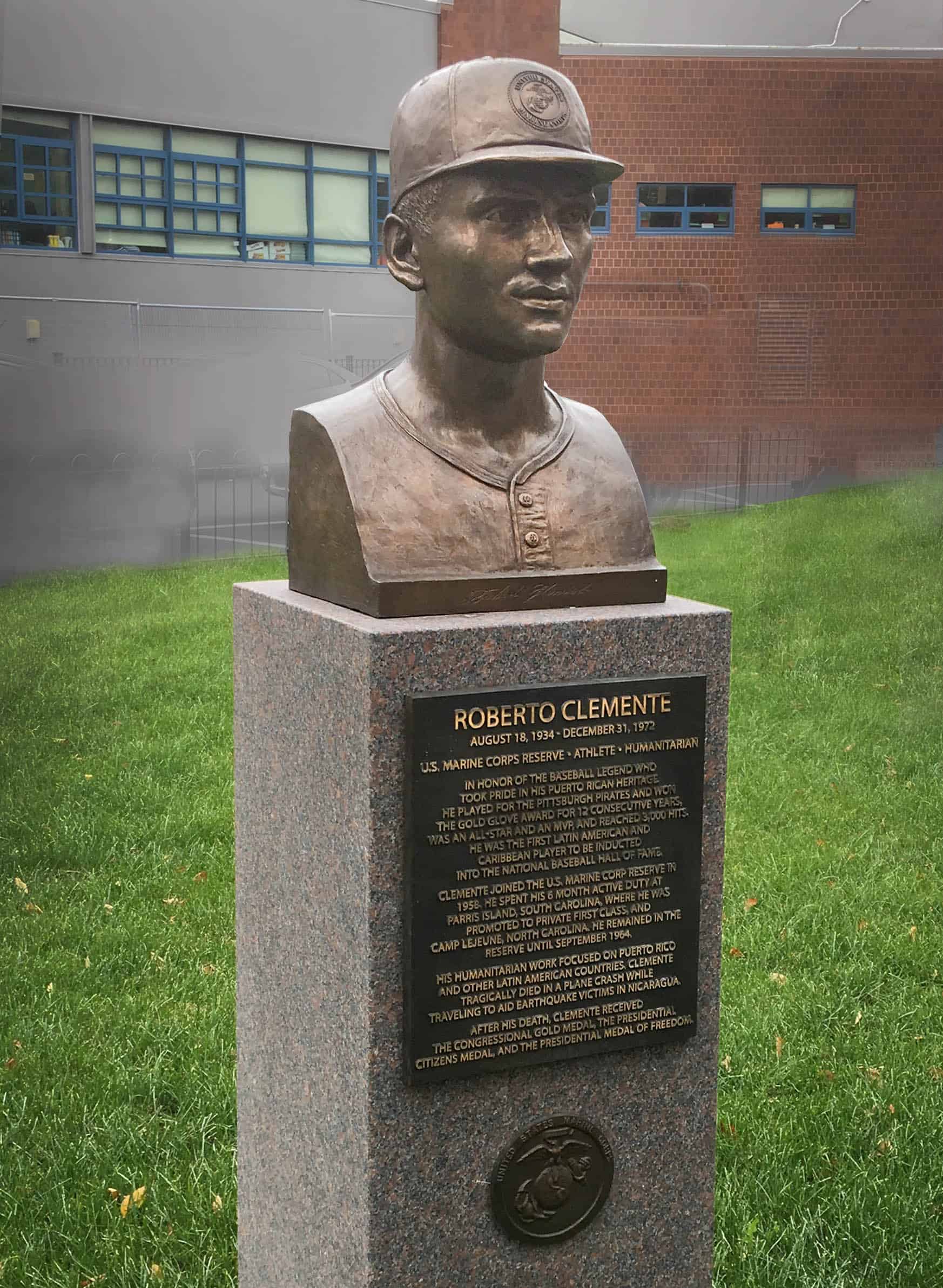 Roberto Clemente Bust - Robert Shure, Sculptor
